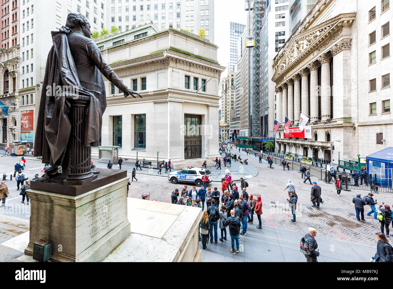 St george statue city hall hi-res stock photography and images - Alamy
