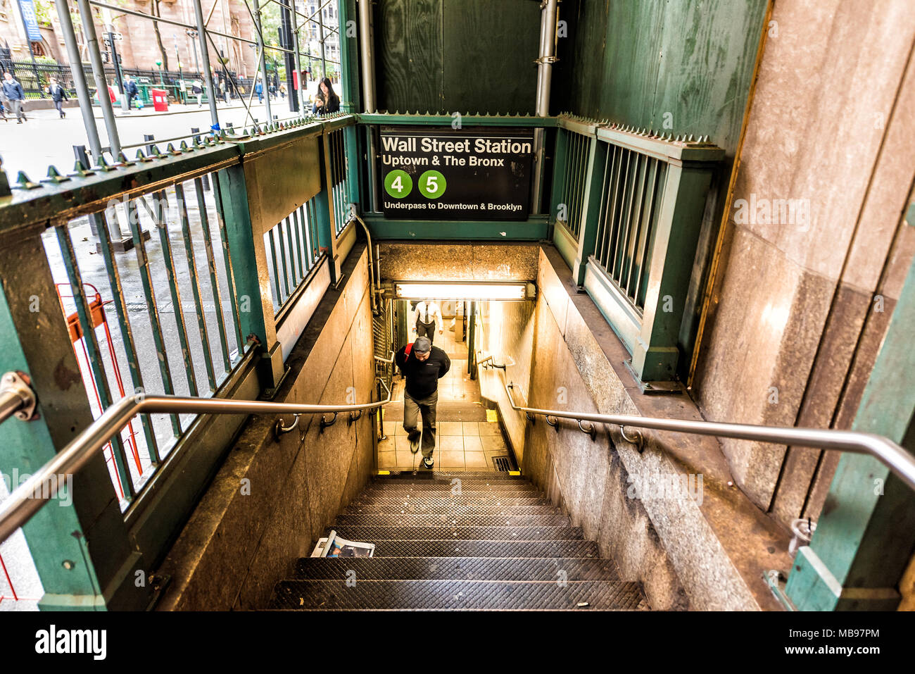New york subway sign exit hi-res stock photography and images - Alamy