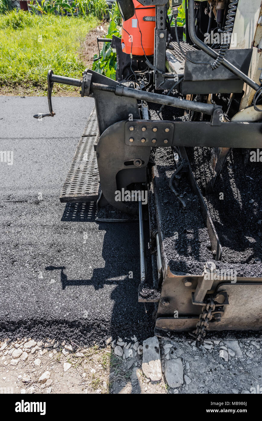 Asphalt road machine hi-res stock photography and images - Alamy