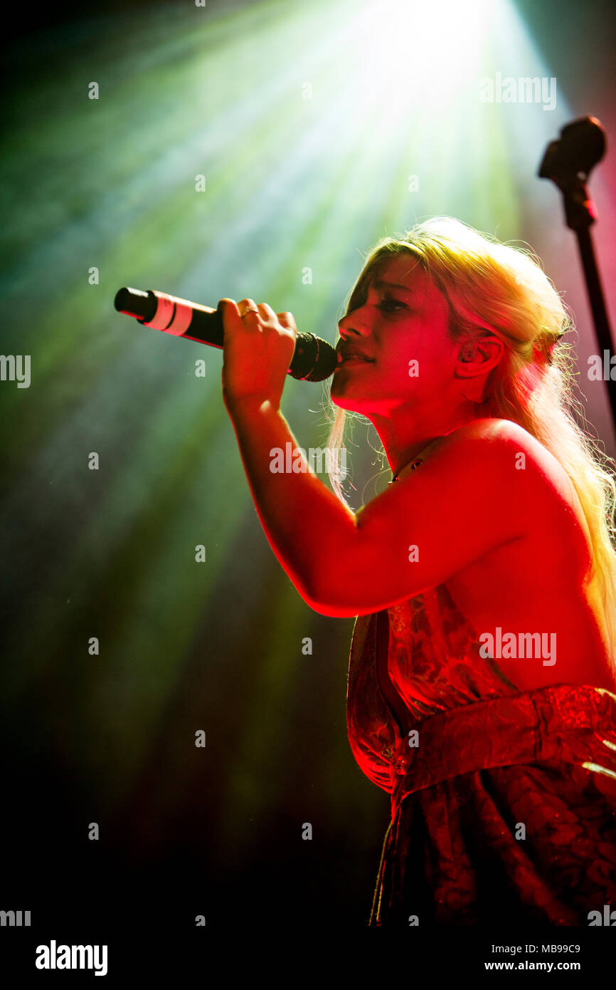 Bunny michael singer hi-res stock photography and images - Alamy