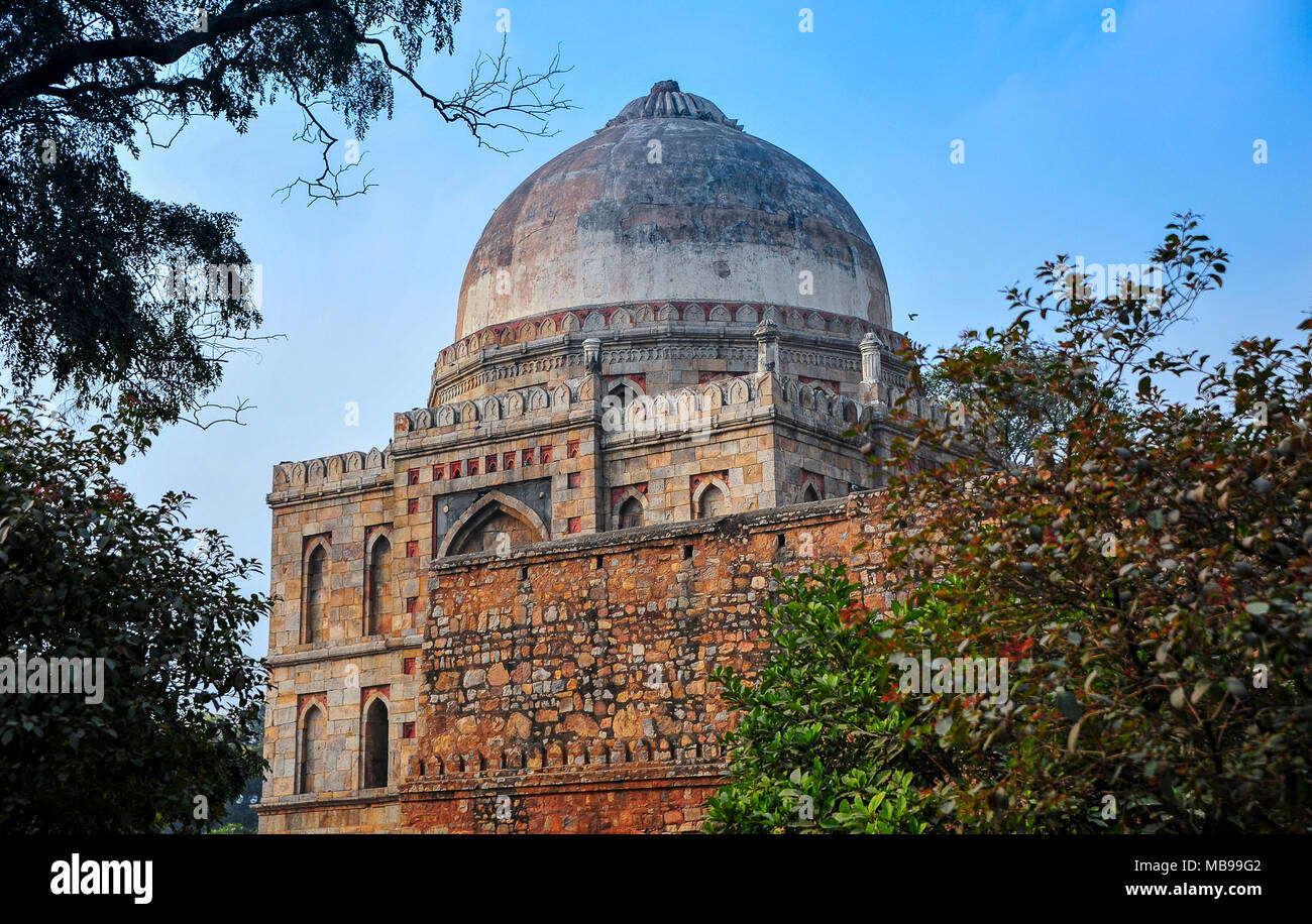 Square ogee cupola hi-res stock photography and images - Alamy