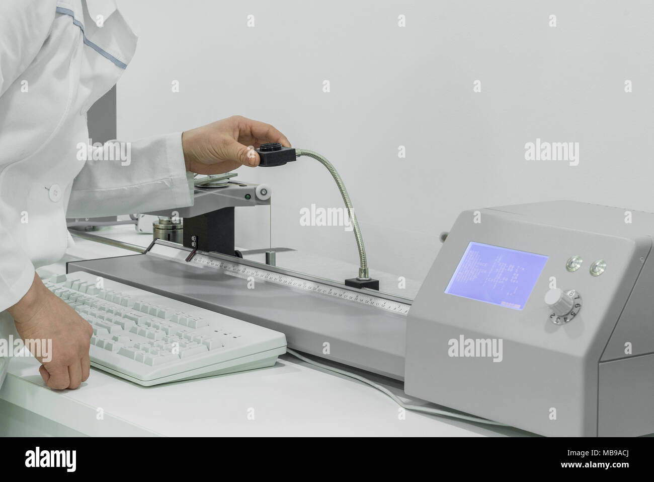 Test your strength machine hi-res stock photography and images - Alamy