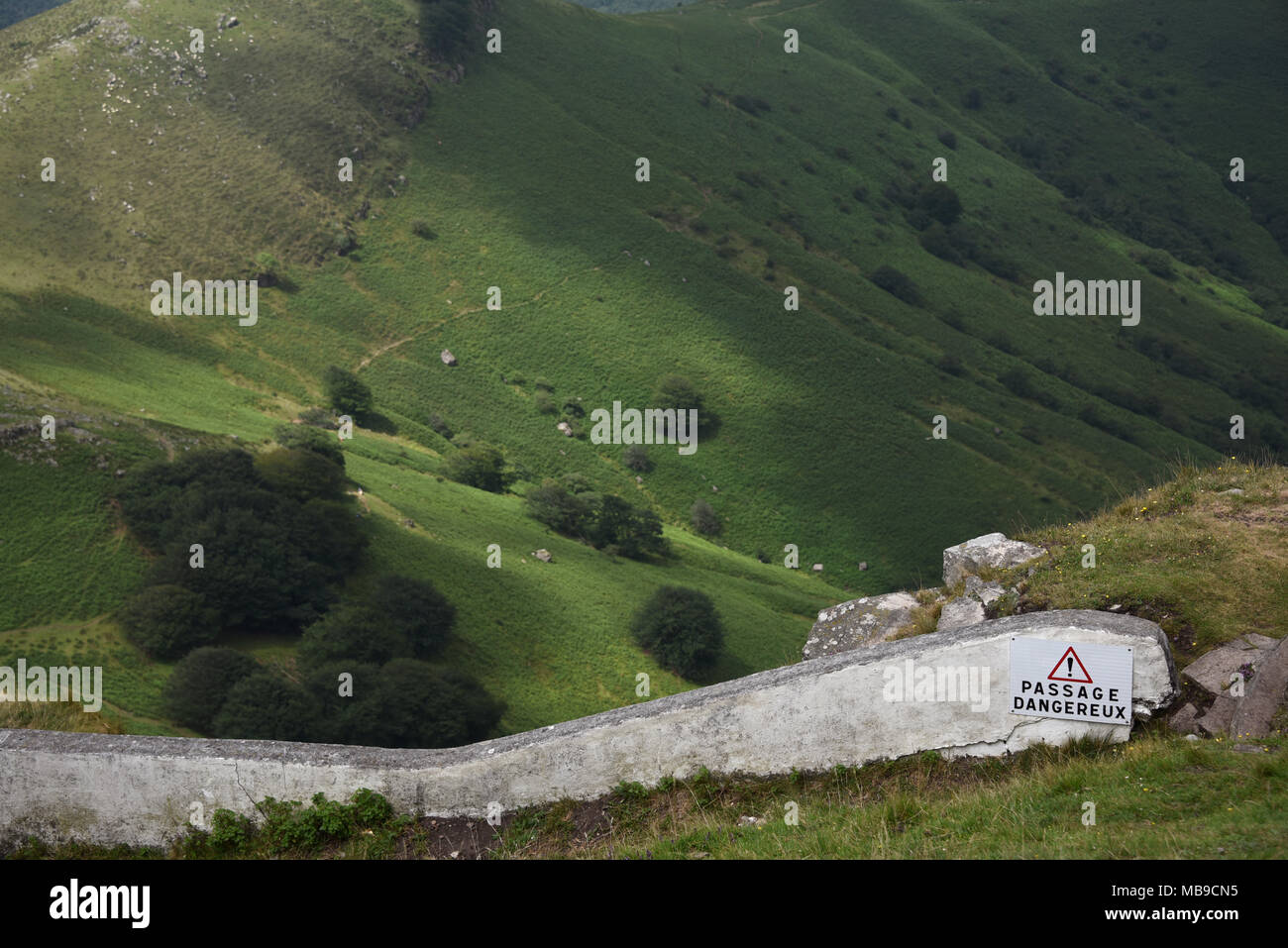 Le petit Train de la Rhune, Sare, Pyrenees Atlantique, Nouvelle ...