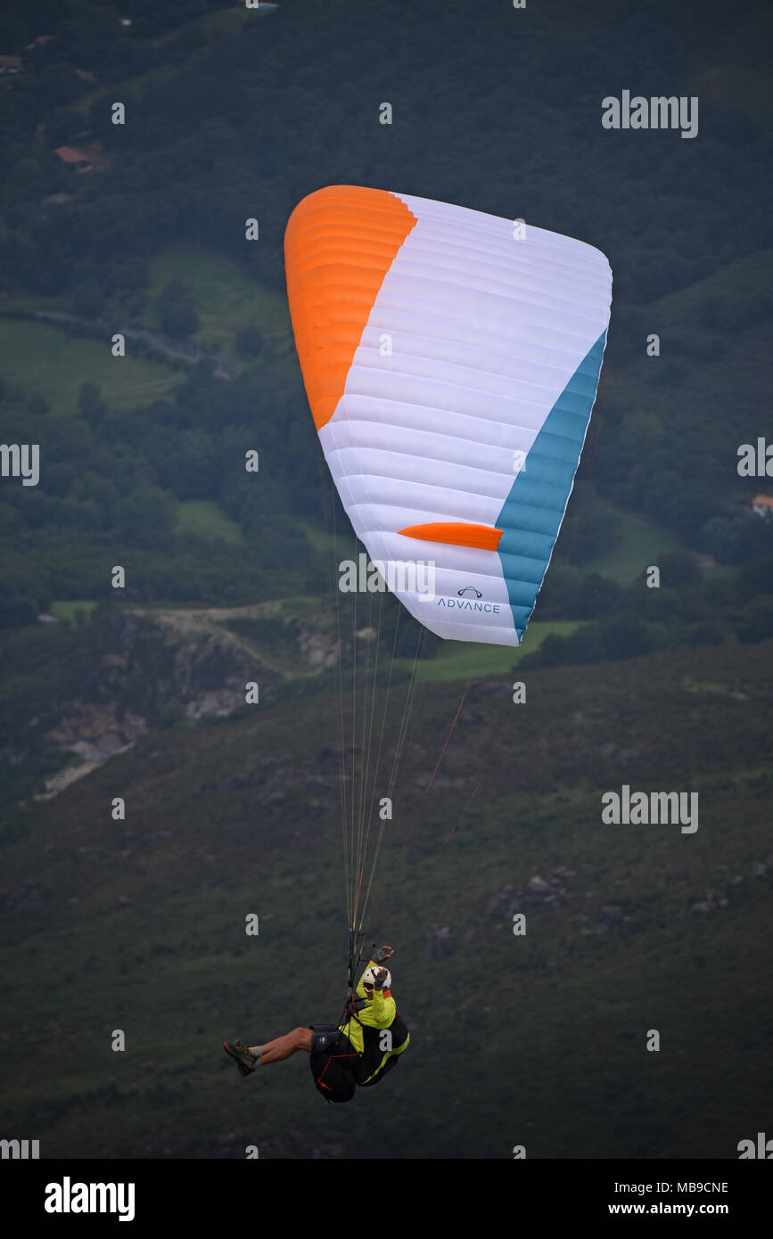 Le petit Train de la Rhune, paragliding, Sare, Pyrenees Atlantique ...