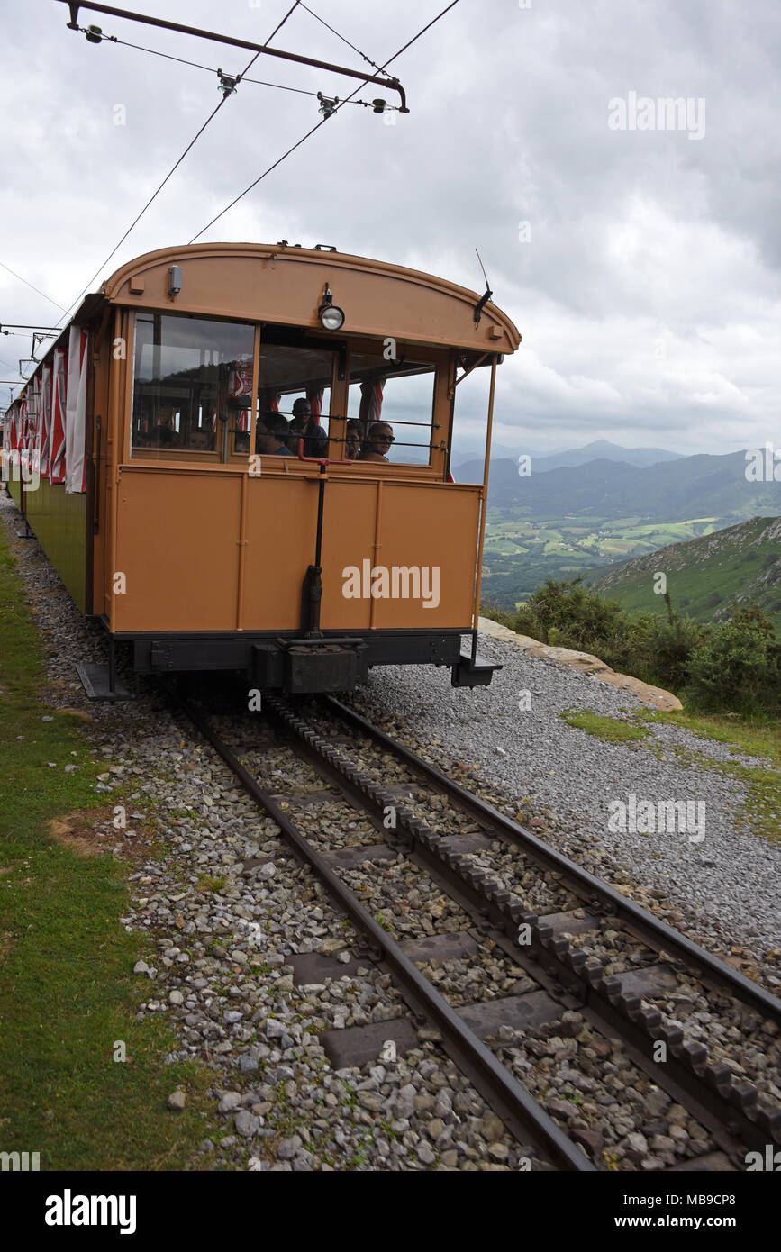 Le petit Train de la Rhune, Sare, Pyrenees Atlantique, Nouvelle ...
