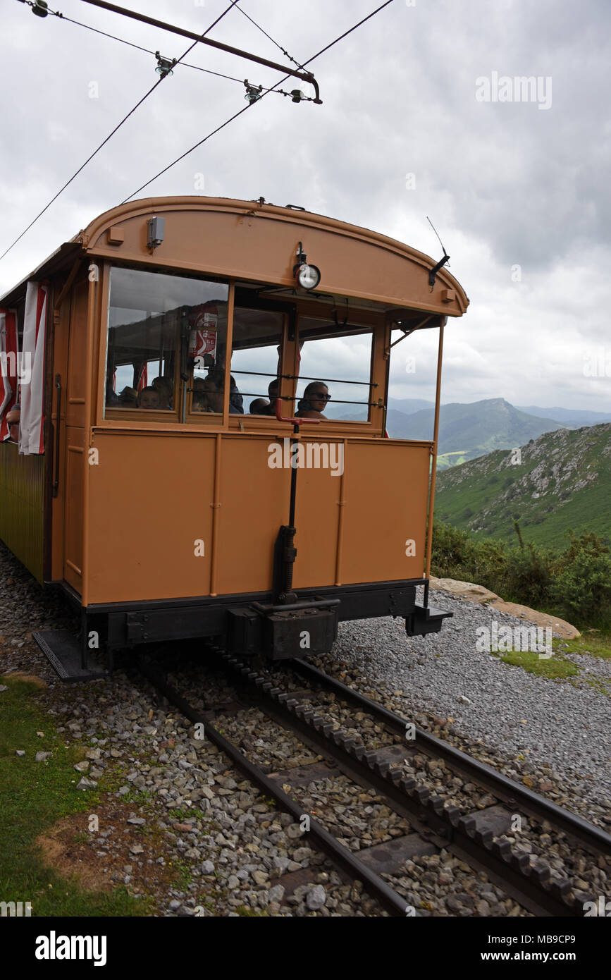 Le petit Train de la Rhune, Sare, Pyrenees Atlantique, Nouvelle ...