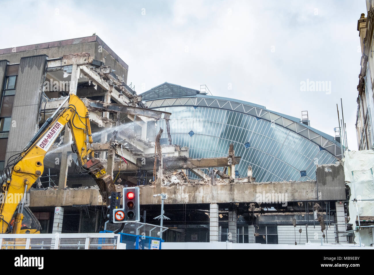 Atrium screen hi-res stock photography and images - Alamy