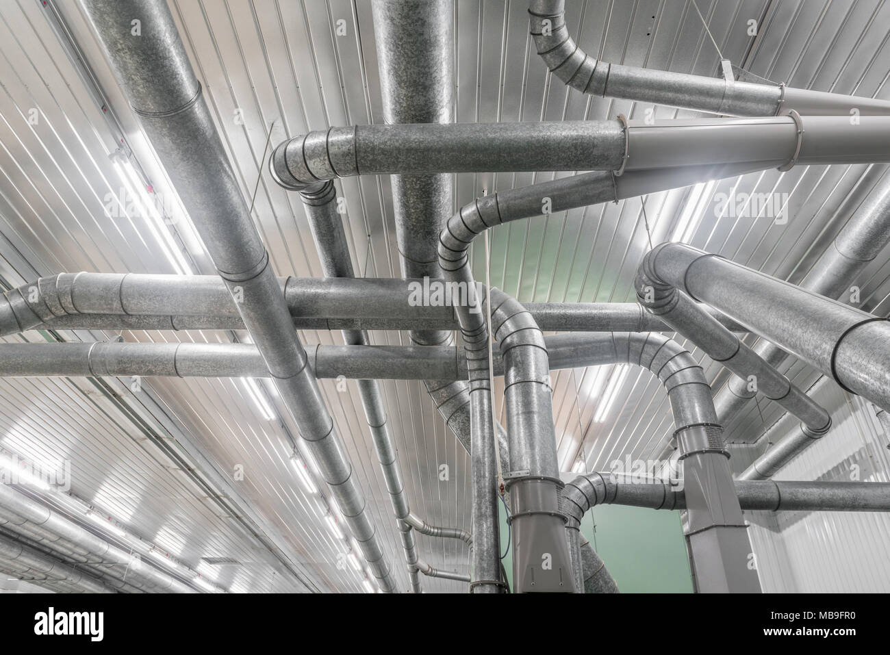 Steel pipe ceiling industrial hi-res stock photography and images - Alamy