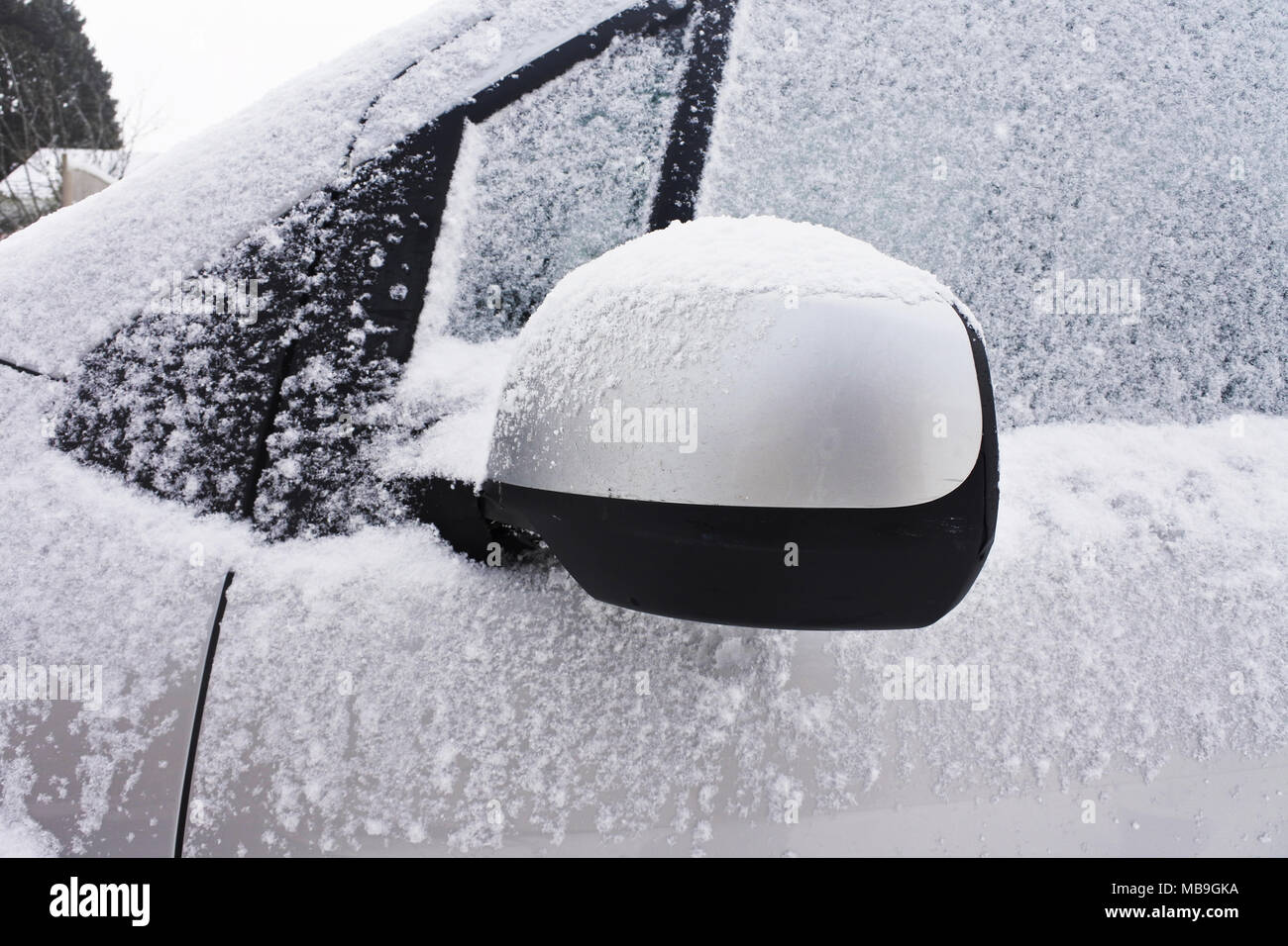 Car window covered in frost hi-res stock photography and images - Alamy