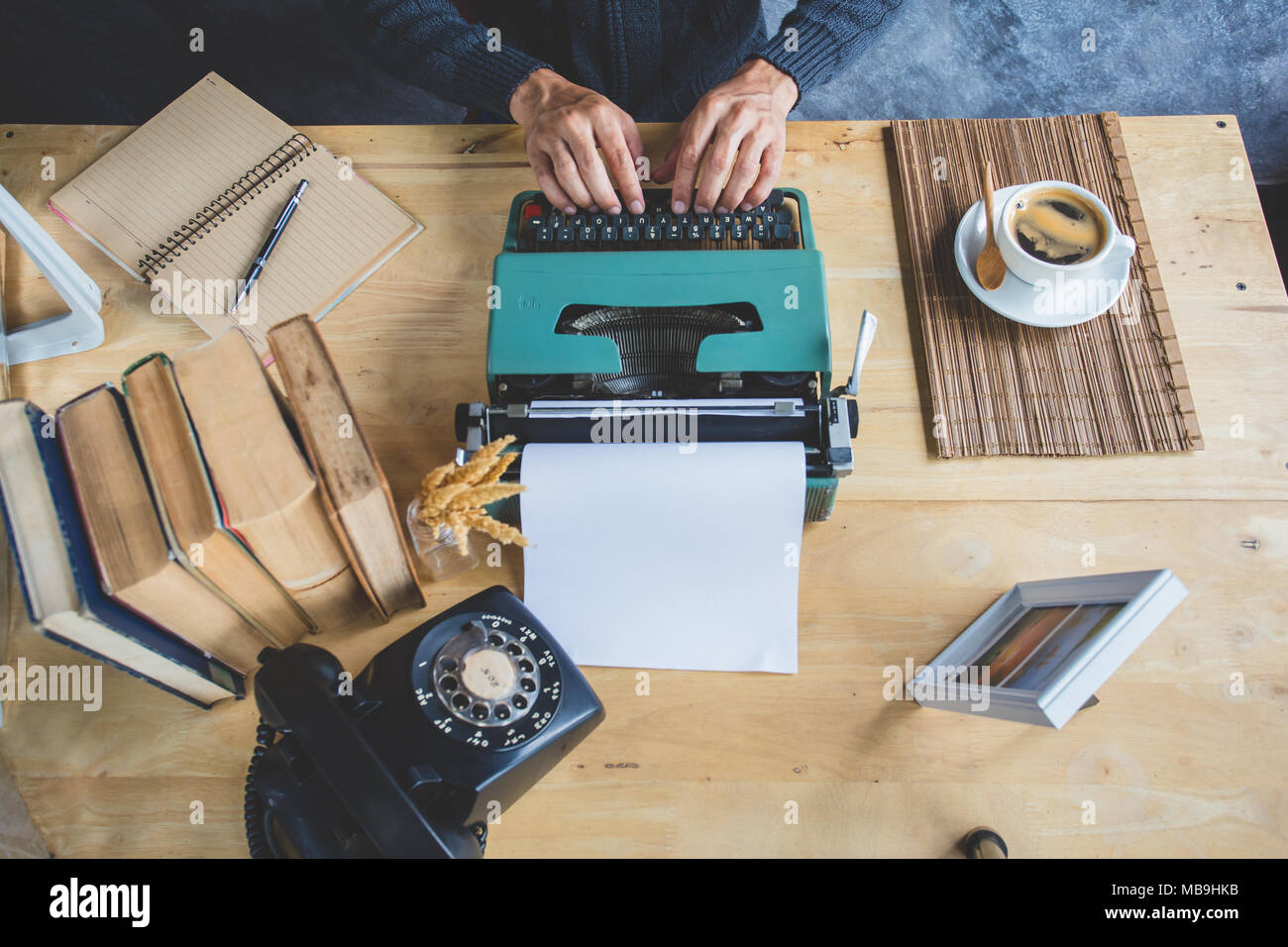 Man writing in vintage typewriter hi-res stock photography and images ...
