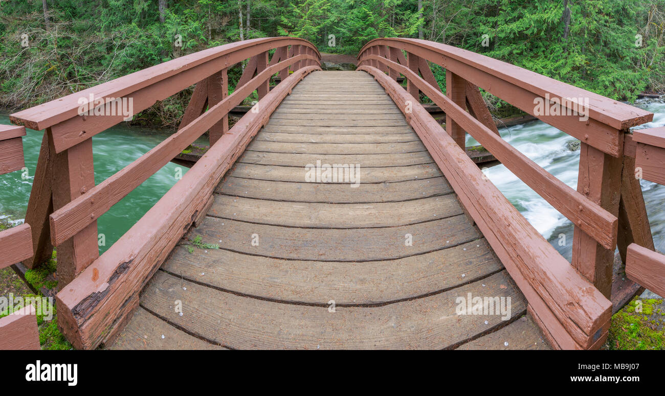 North bridge of little island hi-res stock photography and images - Alamy