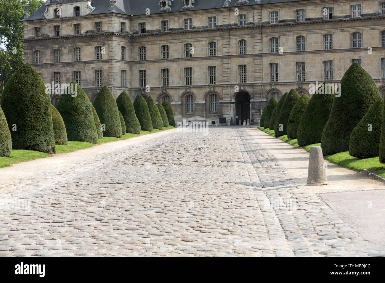 Vintage hotel gates hi-res stock photography and images - Alamy