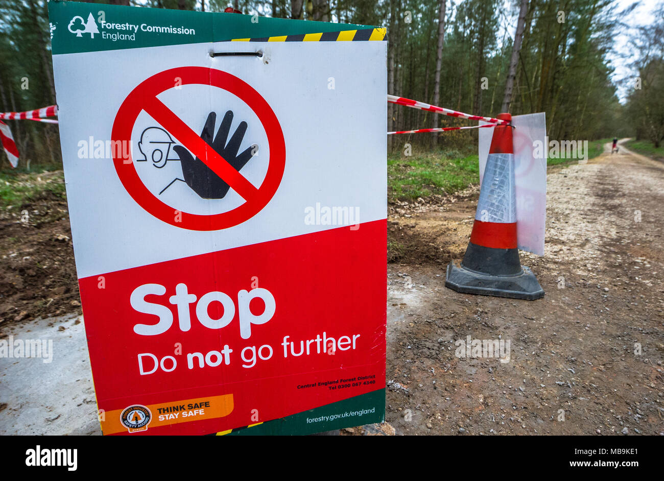 Stop go sign hi-res stock photography and images - Alamy