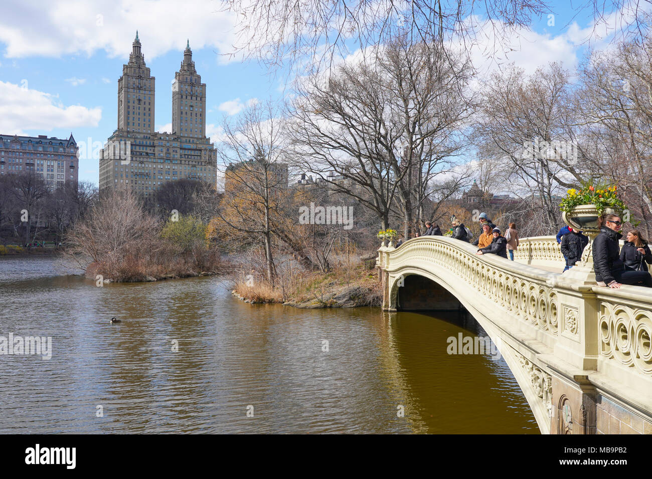 New York, USA. 8th April, 2018. People enjoying sunny spring weather on ...