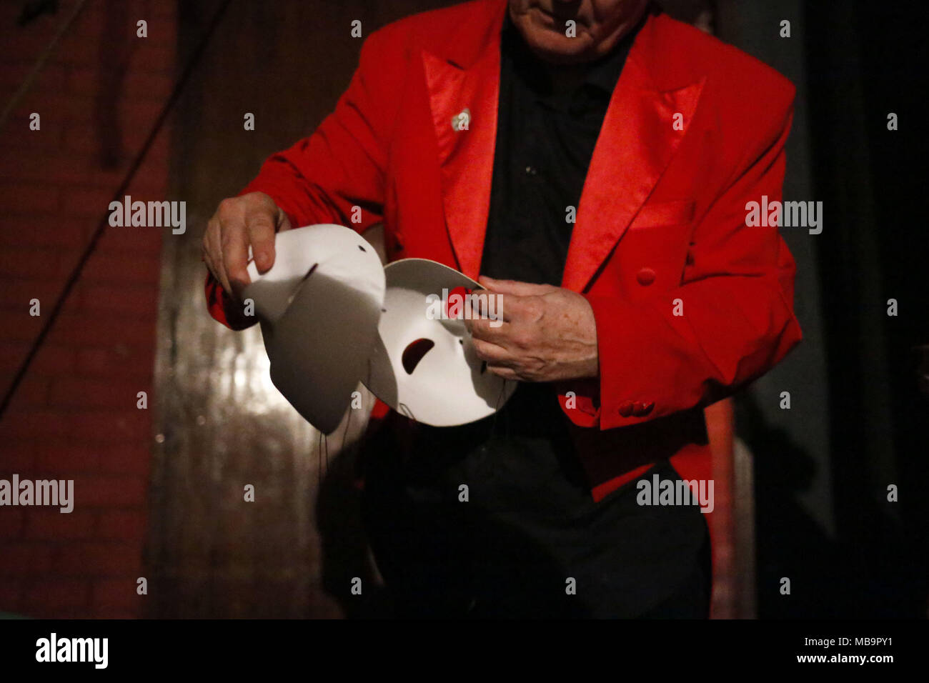 Dhaka, Bangladesh. 8th Apr, 2018. A German mime artist Nemo is ...