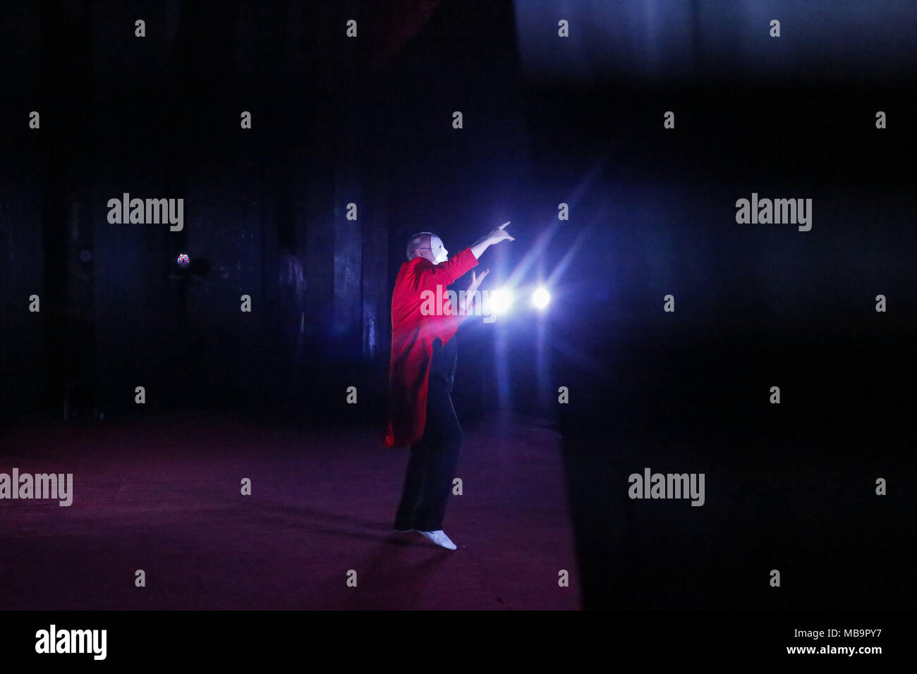 Dhaka, Bangladesh. 8th Apr, 2018. A German mime artist Nemo is ...