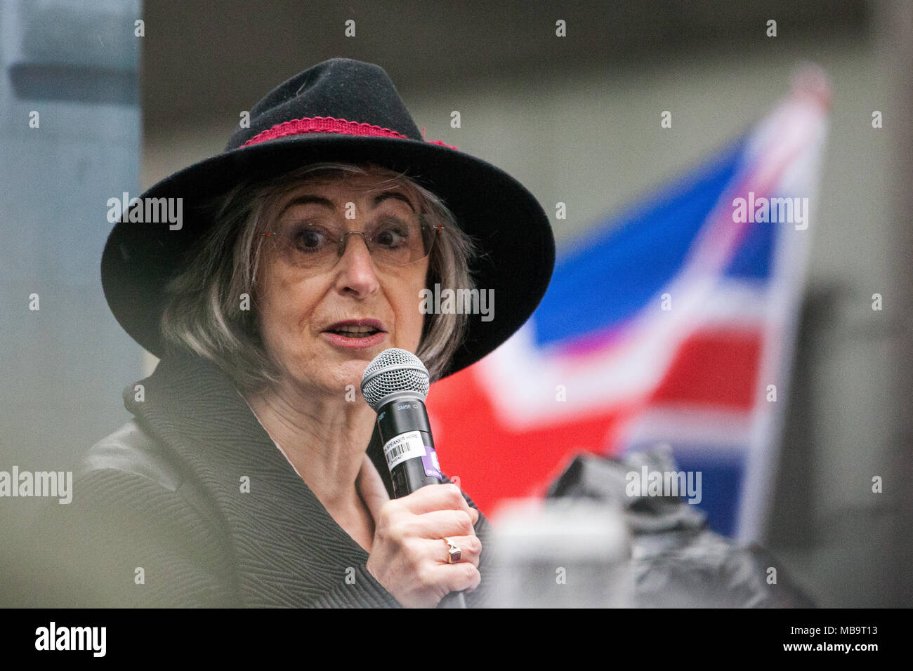 Maureen Lipman High Resolution Stock Photography and Images - Alamy