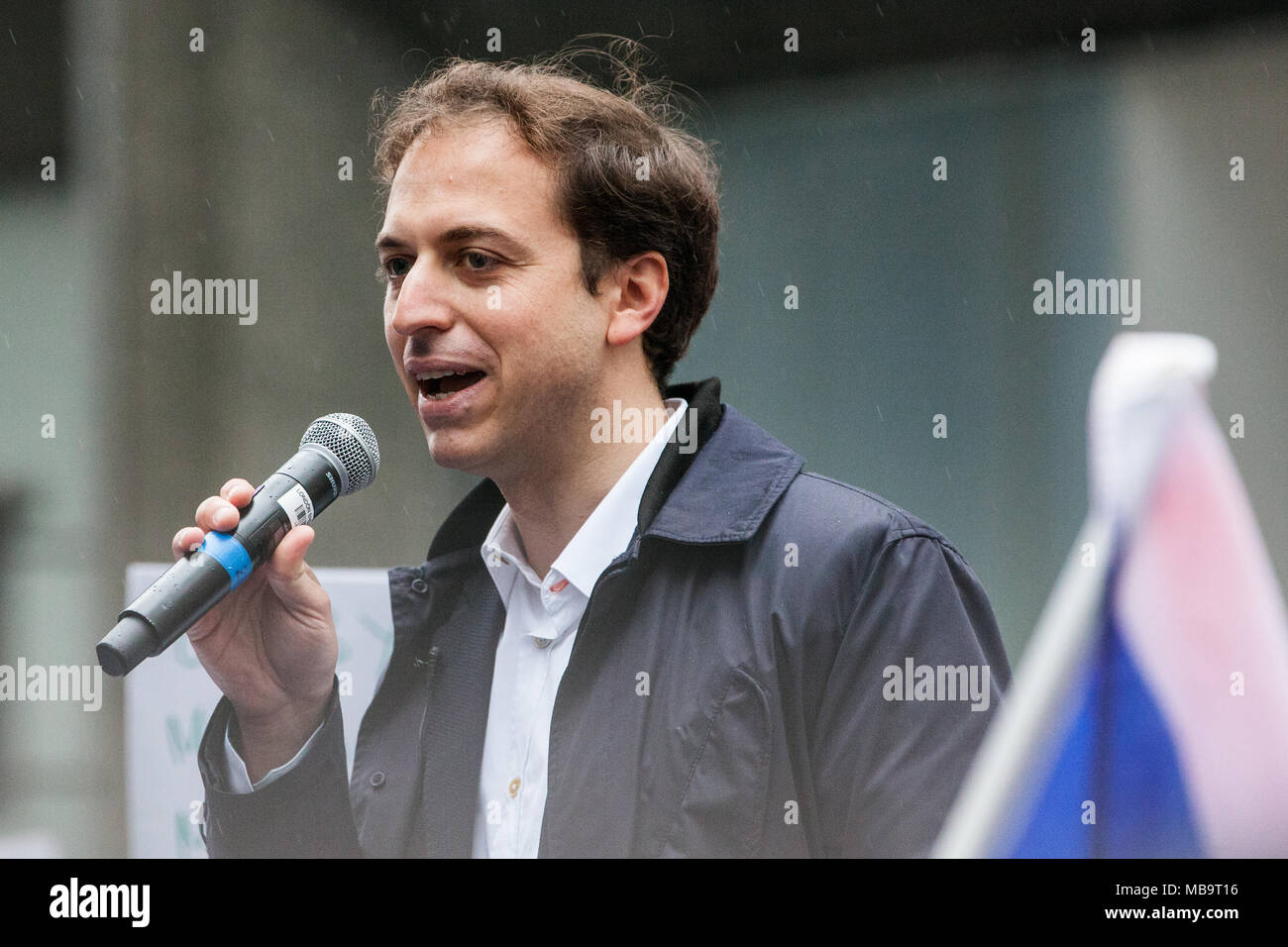 Complaint apply hi-res stock photography and images - Alamy