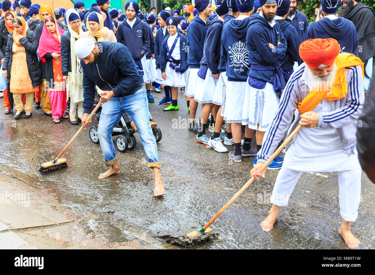 Southall england sikh turban hi-res stock photography and images - Alamy
