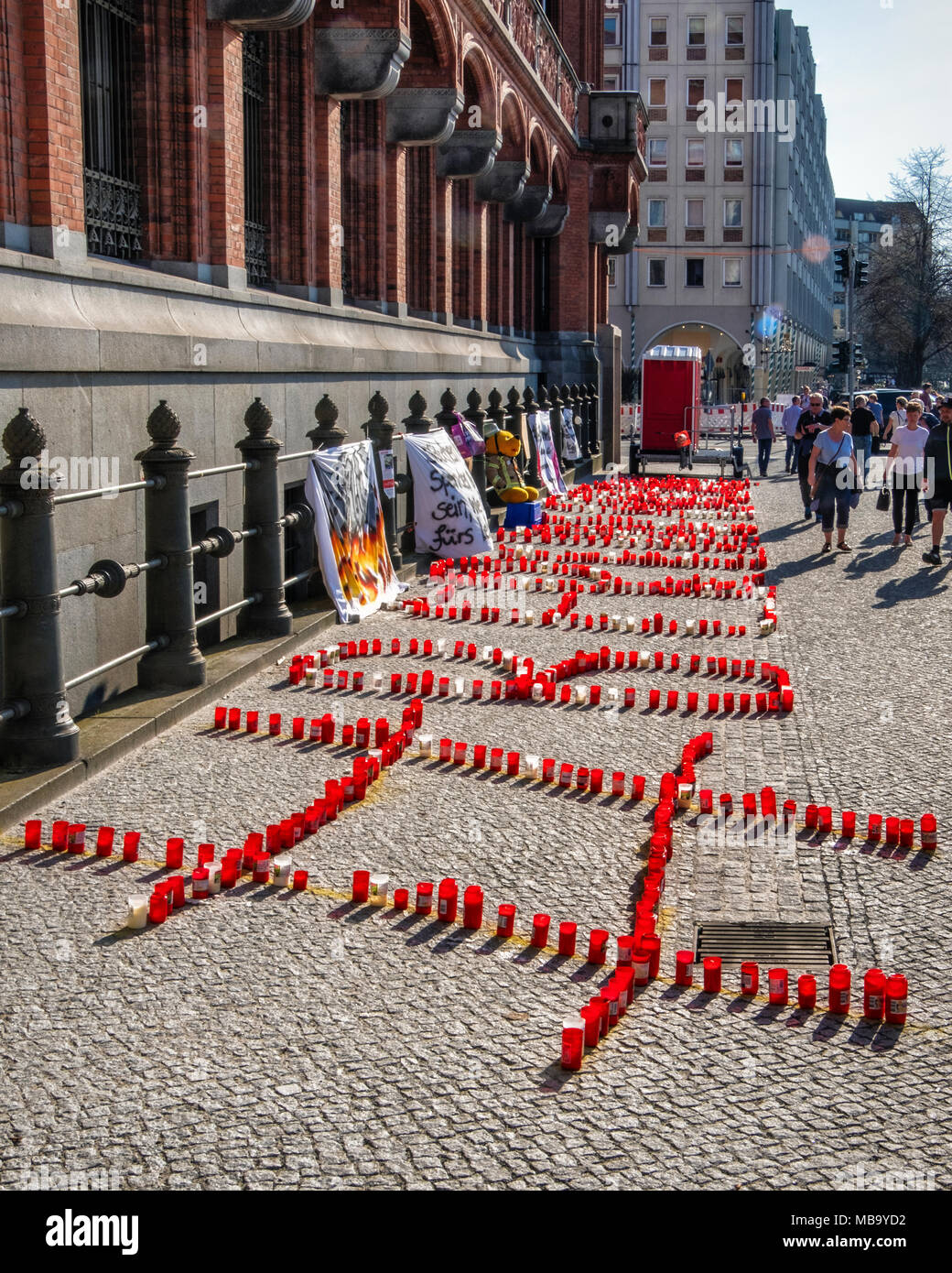 Poor working conditions hi-res stock photography and images - Alamy