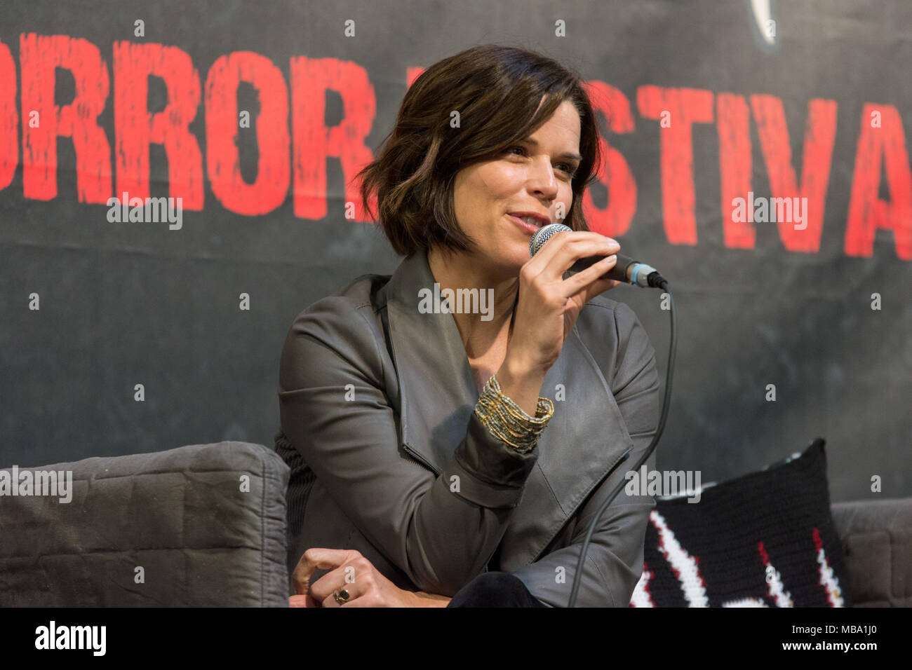 Neve campbell actress hi-res stock photography and images - Alamy