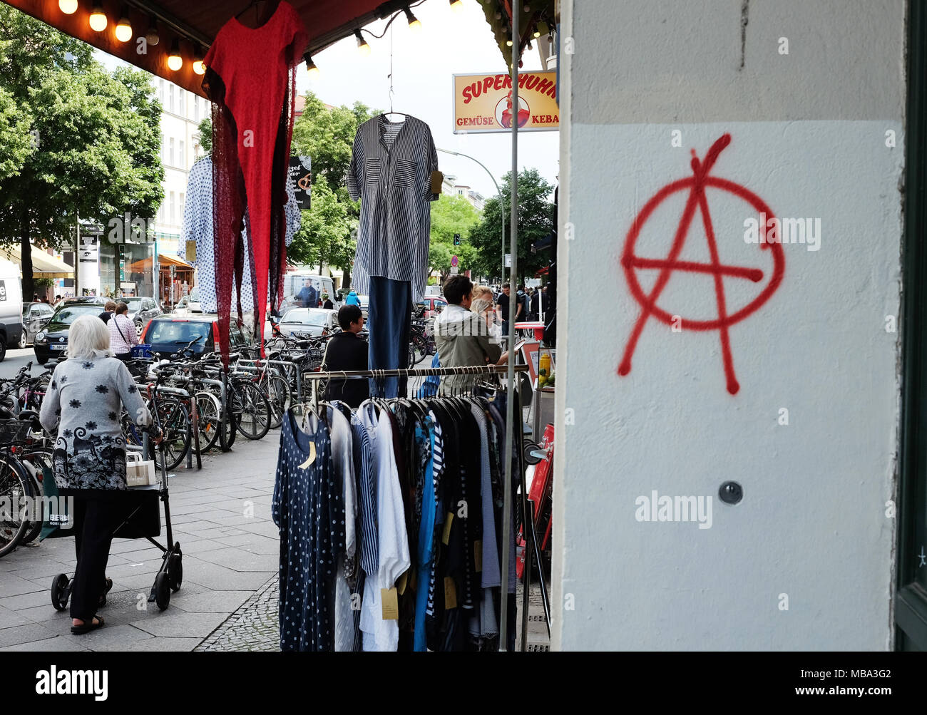 Anarchy symbol hi-res stock photography and images - Alamy