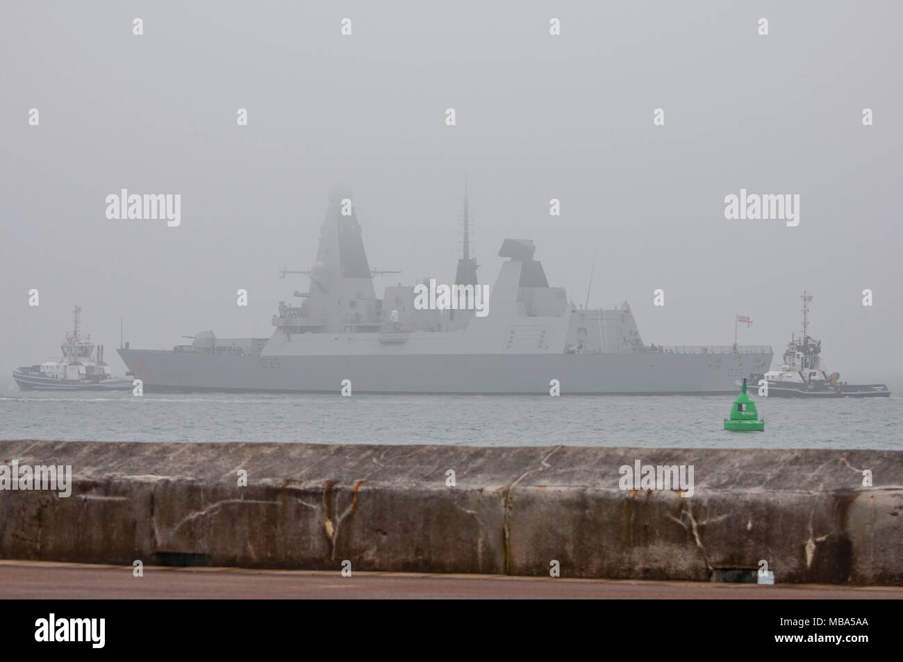 Type 45 destroyer hms dragon hi-res stock photography and images - Alamy