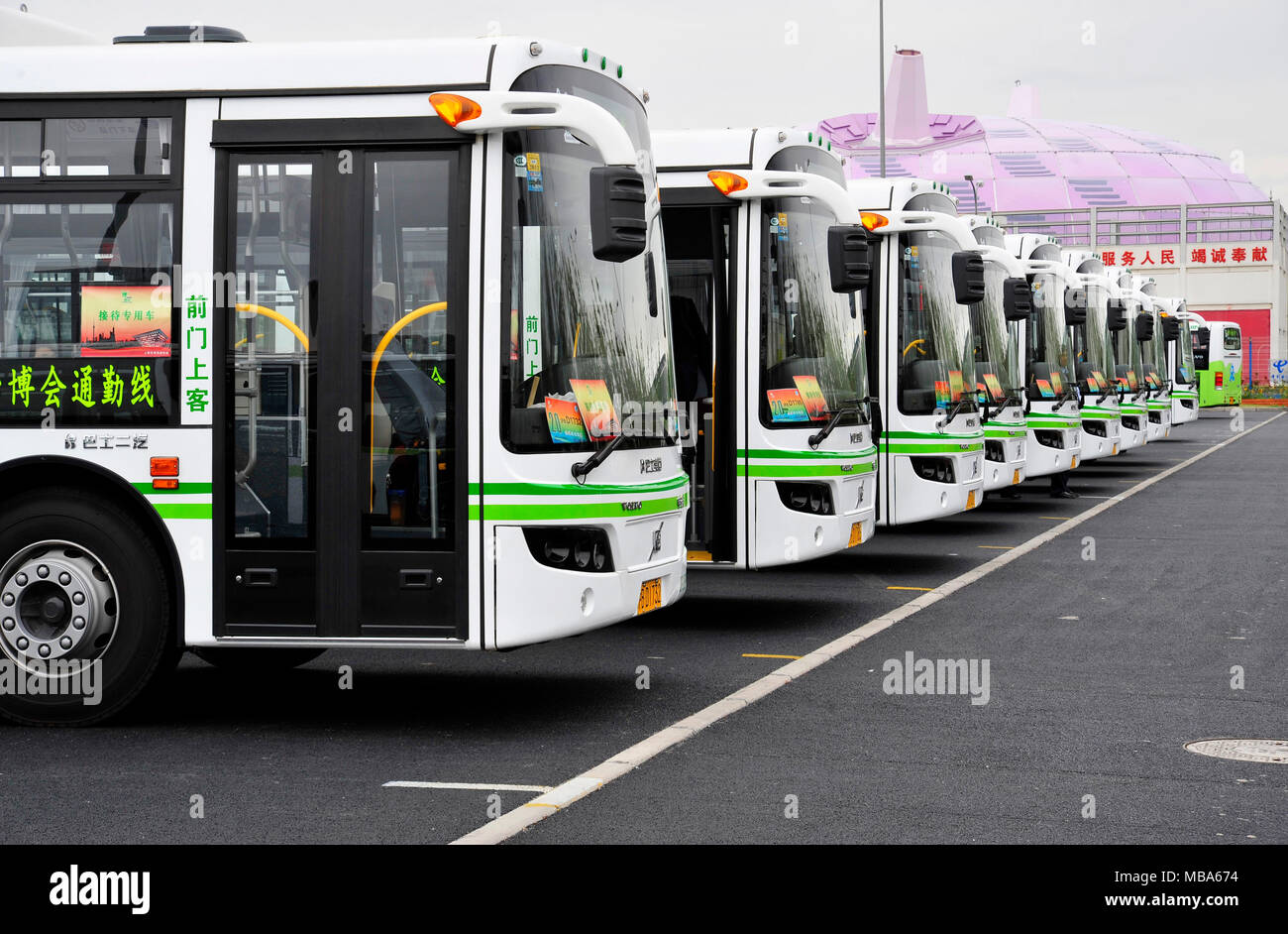 Shanghai electric bus hi-res stock photography and images - Alamy