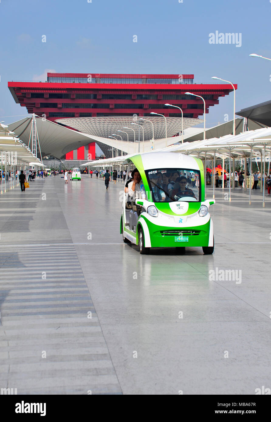 Shanghai electric bus hi-res stock photography and images - Alamy