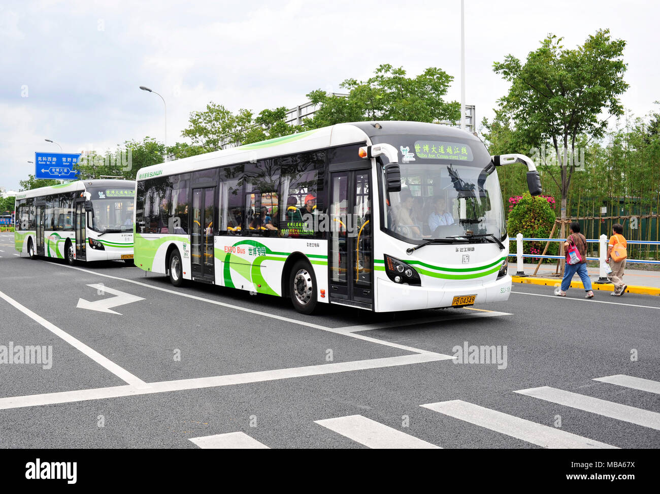 Pantograph bus hi-res stock photography and images - Alamy
