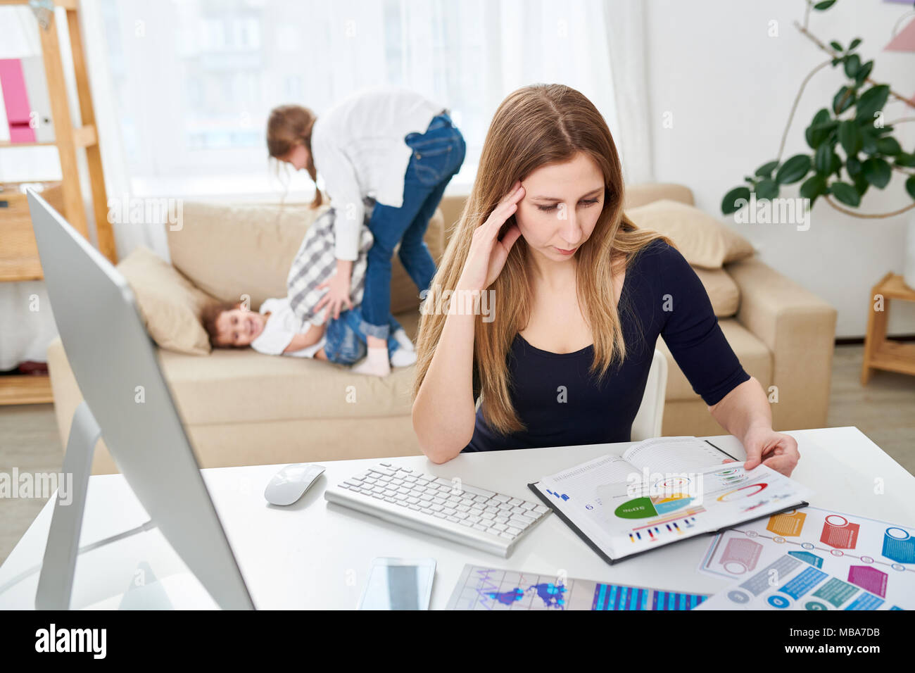 Freelancer family hi-res stock photography and images - Alamy
