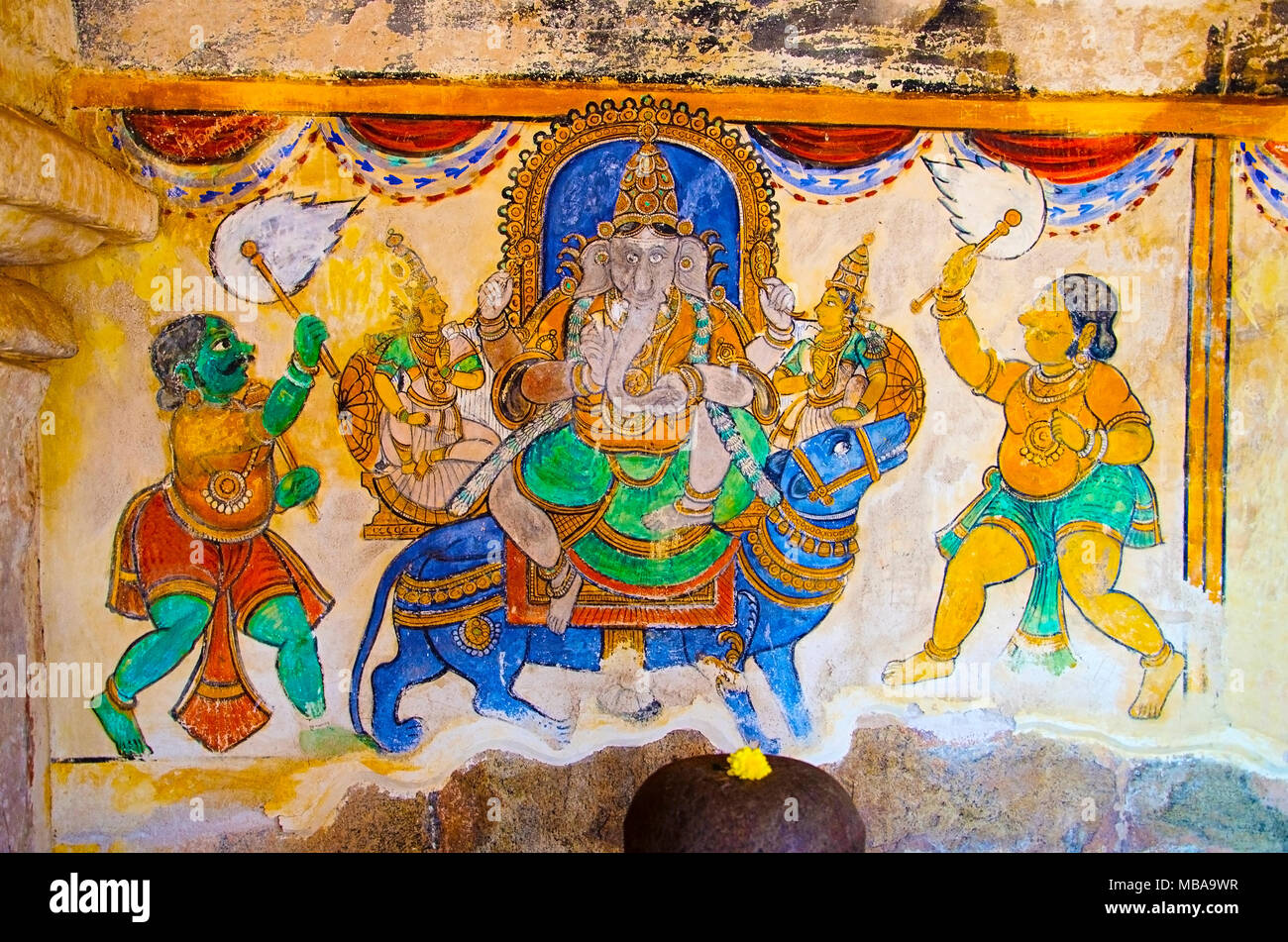 Colorful paintings on the inner wall of the Brihadishvara Temple ...