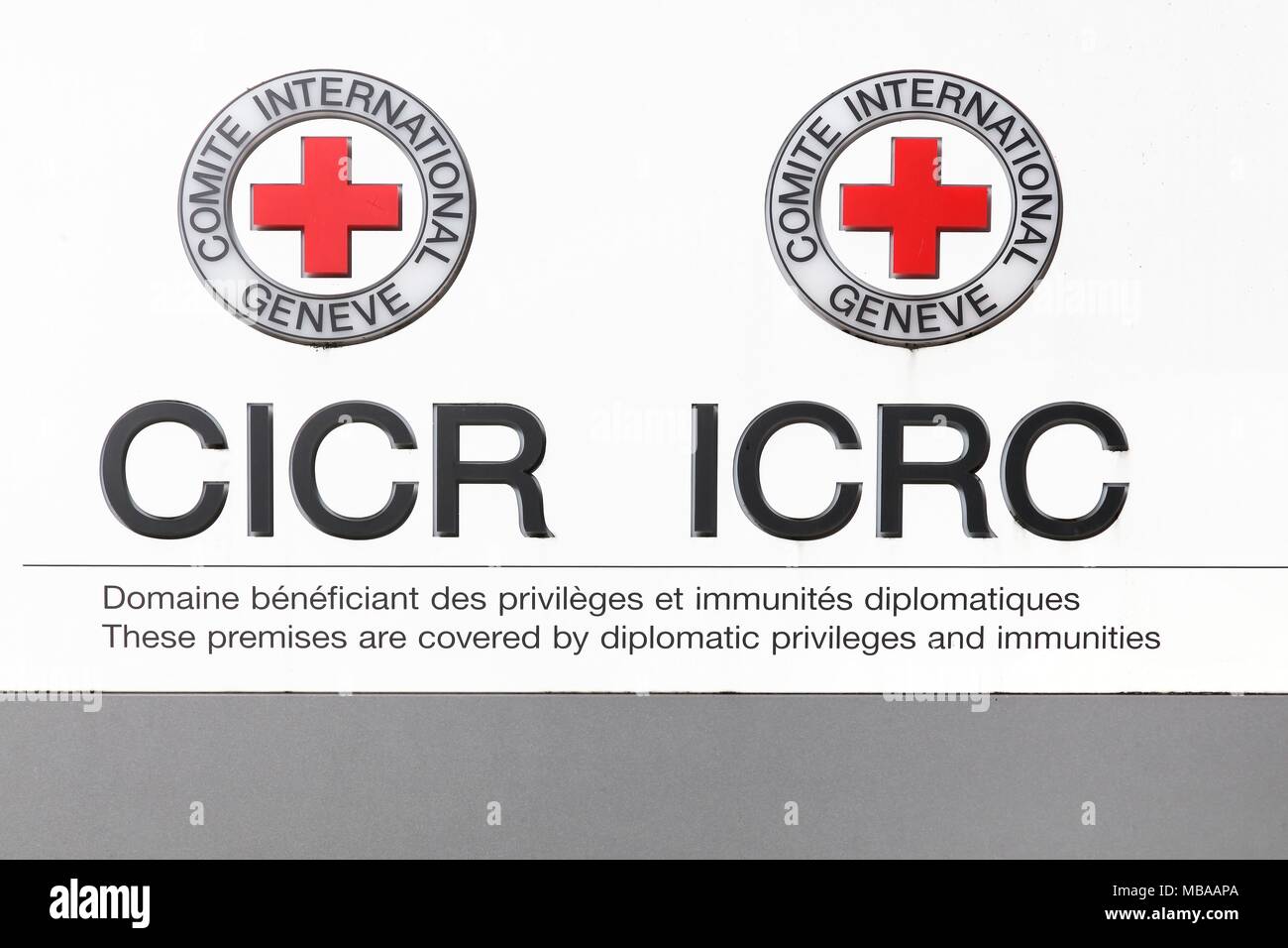 International committee red cross help hi-res stock photography and ...