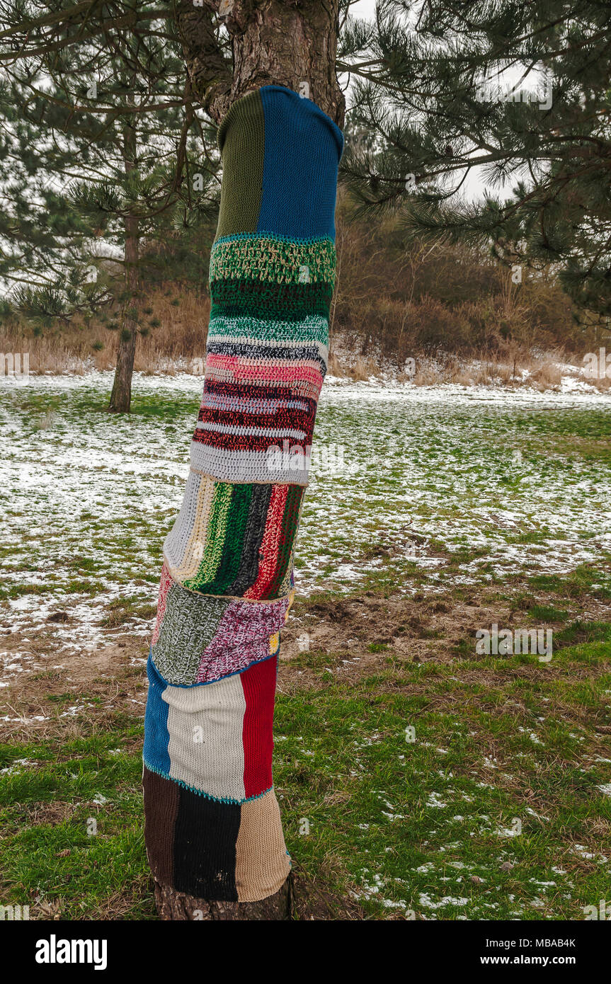 Wrapped art hi-res stock photography and images - Alamy