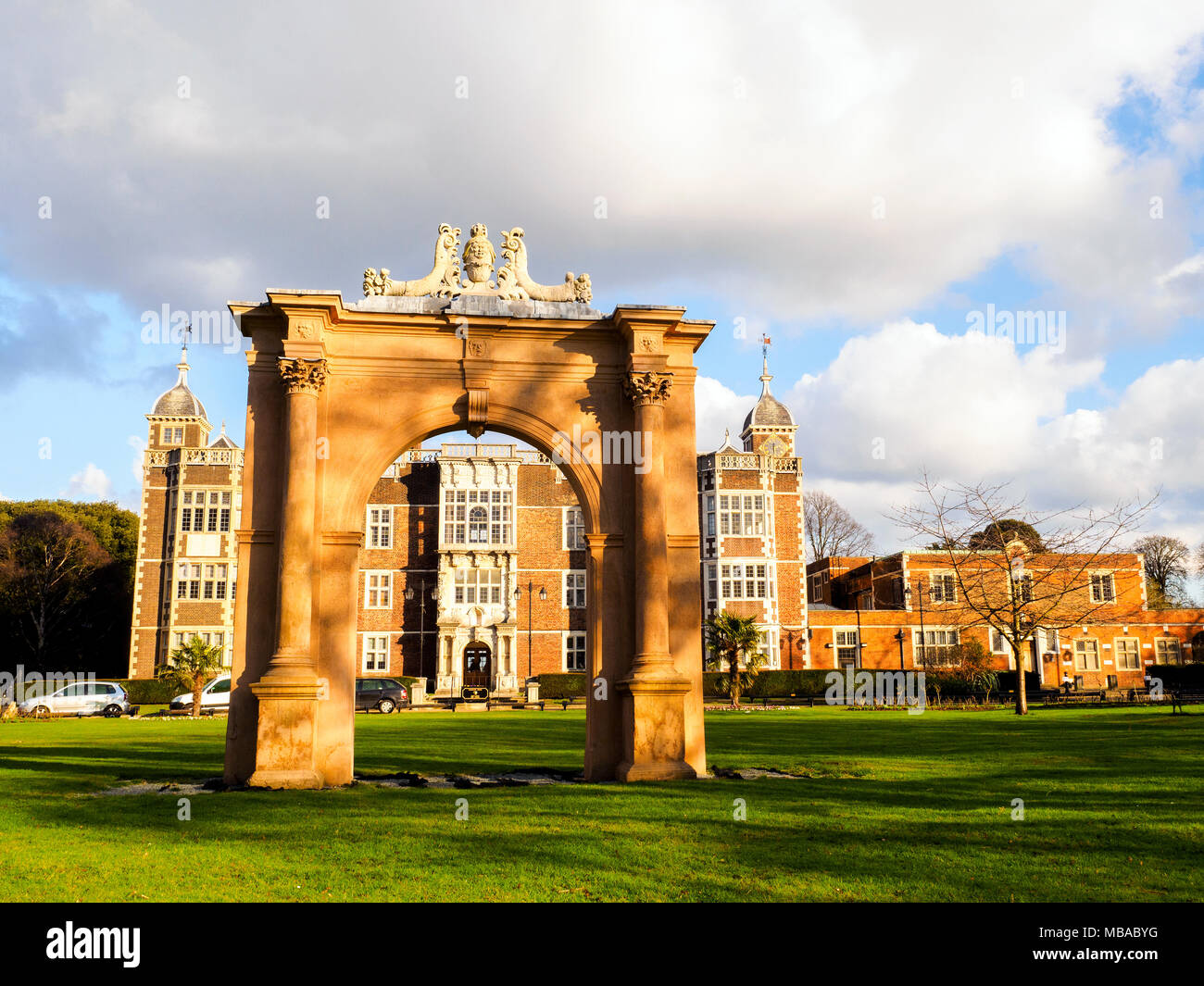 Charlton hi-res stock photography and images - Alamy