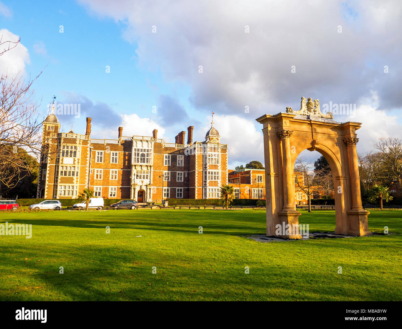 Charlton hi-res stock photography and images - Alamy