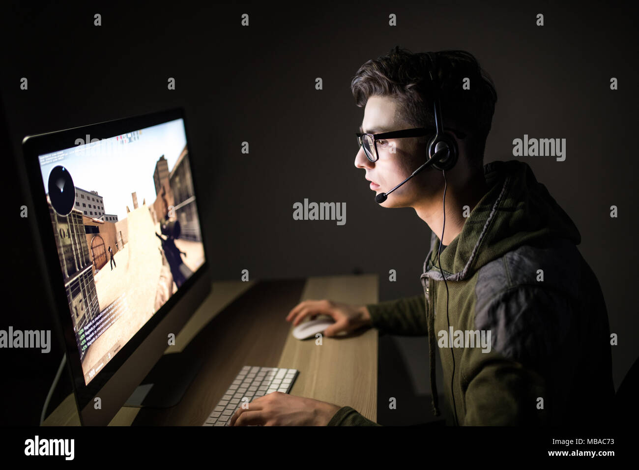 Gaming computer hi-res stock photography and images - Alamy