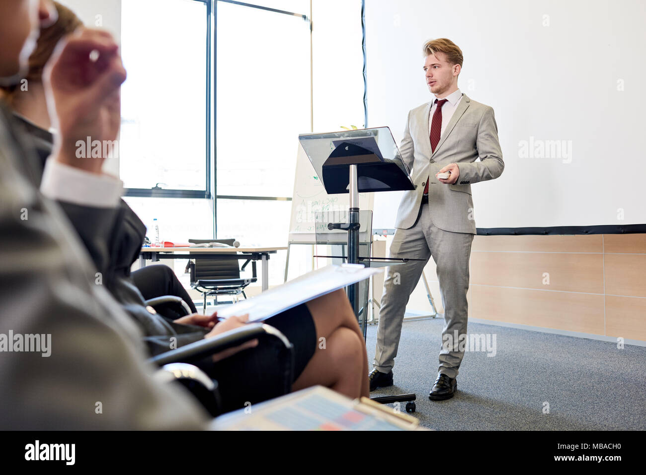 Podium stage audience hi-res stock photography and images - Alamy