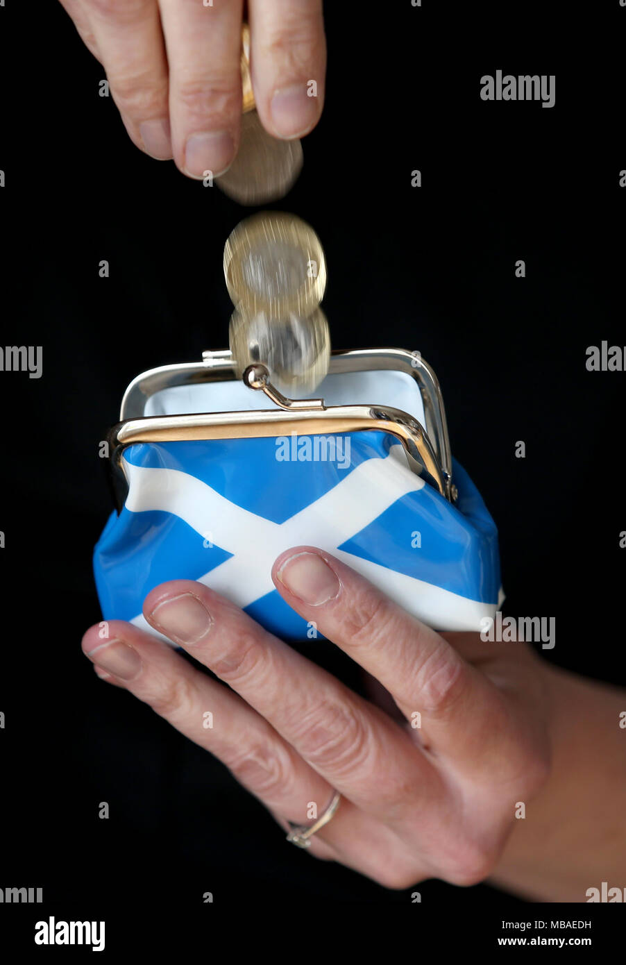 Uk money notes coins purse hi-res stock photography and images - Alamy