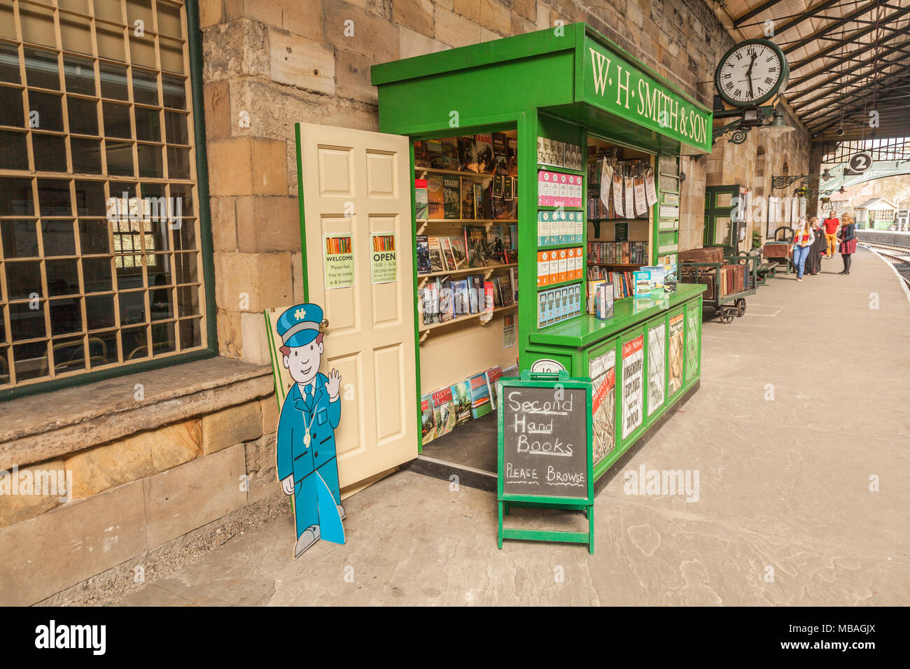 Wh smith books hi-res stock photography and images - Alamy