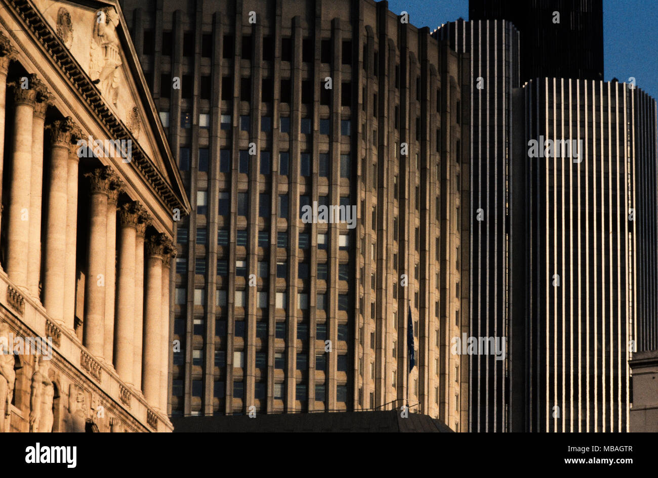 Natwest tower logo hi-res stock photography and images - Alamy