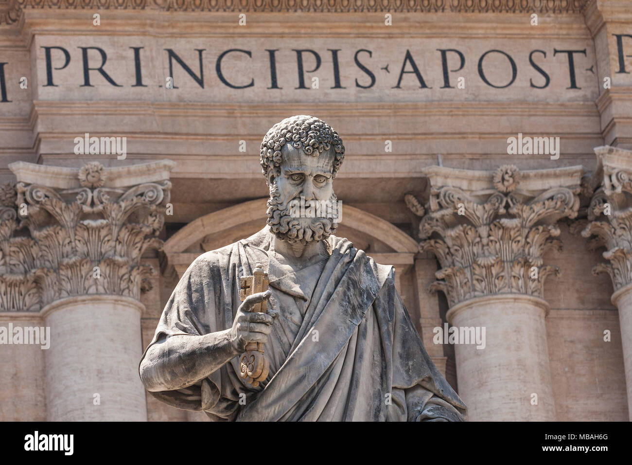 Statue of saint peter hi-res stock photography and images - Alamy