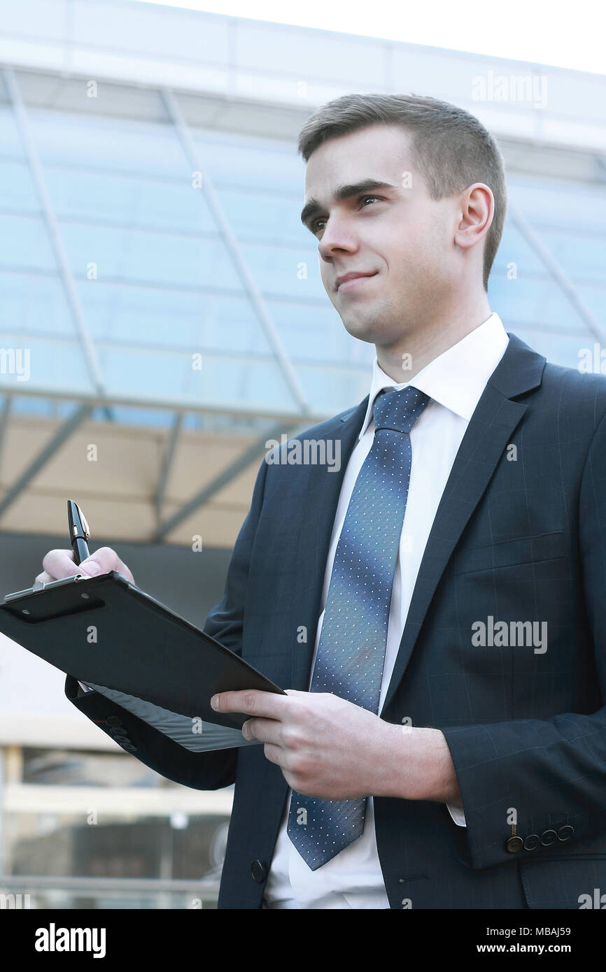 Signing contract building hi-res stock photography and images - Alamy