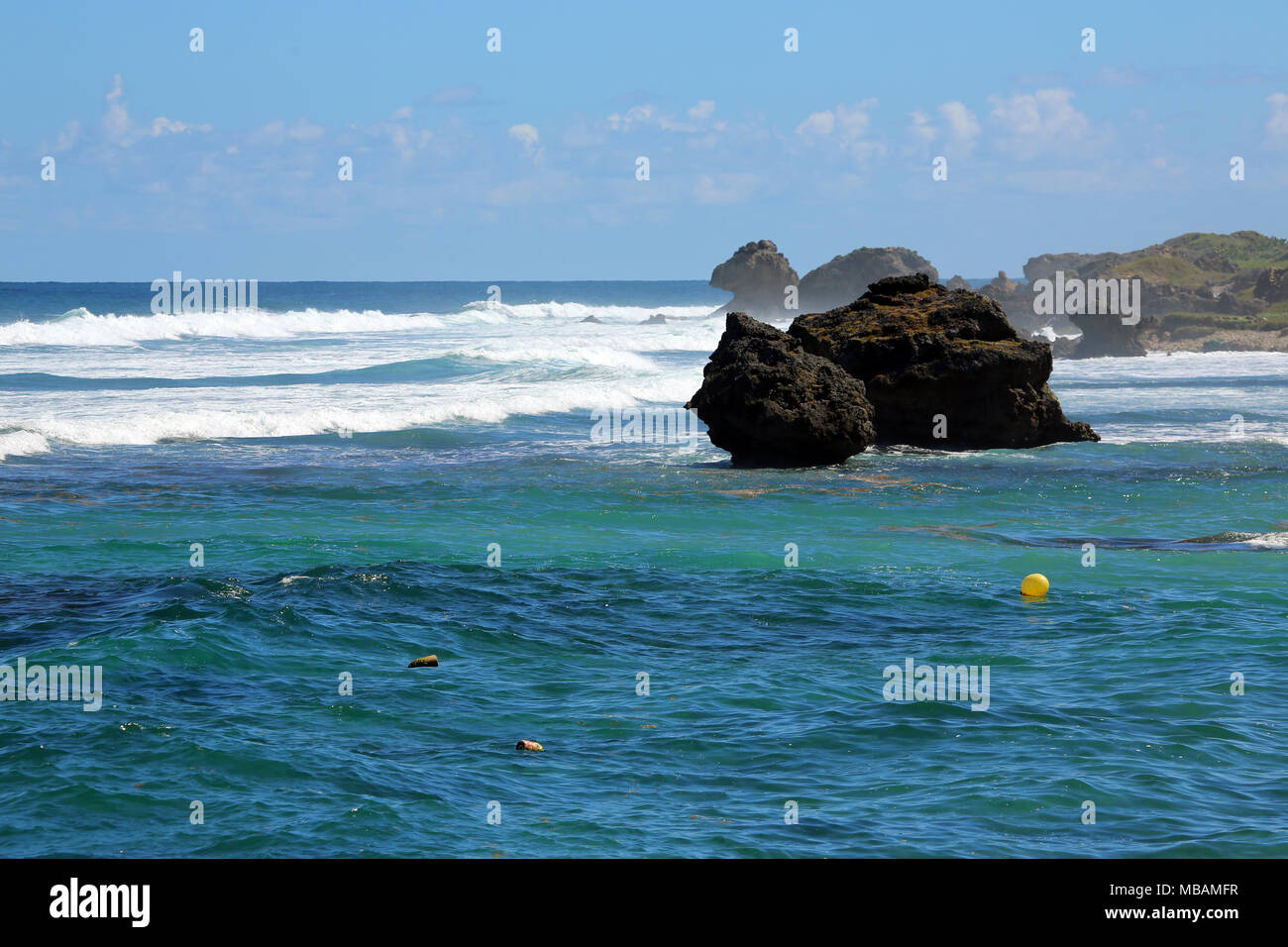 Waves breaking among rocks hi-res stock photography and images - Alamy