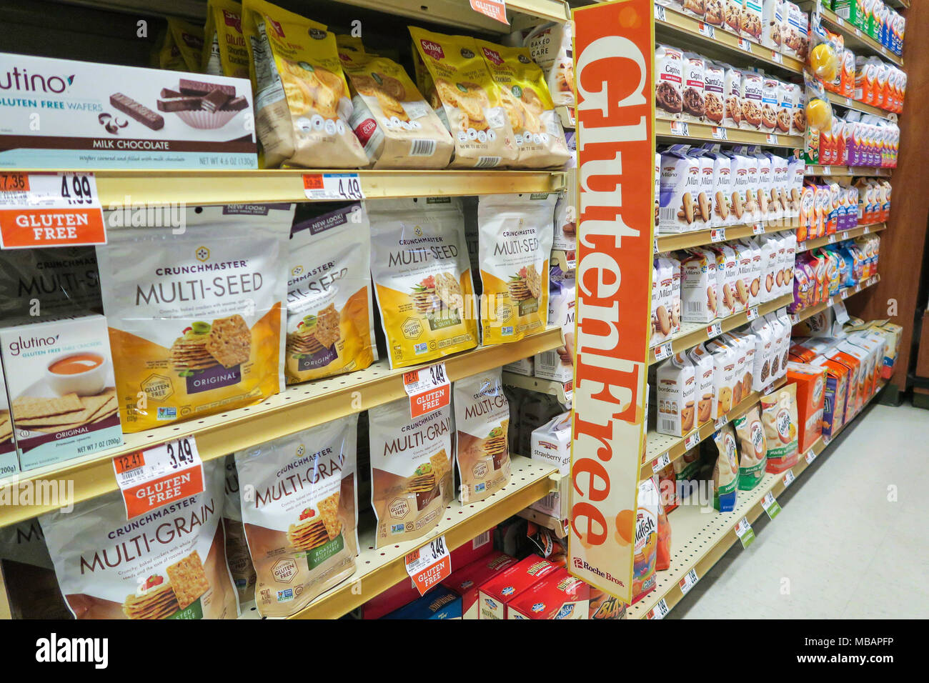Roche Bros. Supermarkets in Massachusetts, USA Stock Photo - Alamy