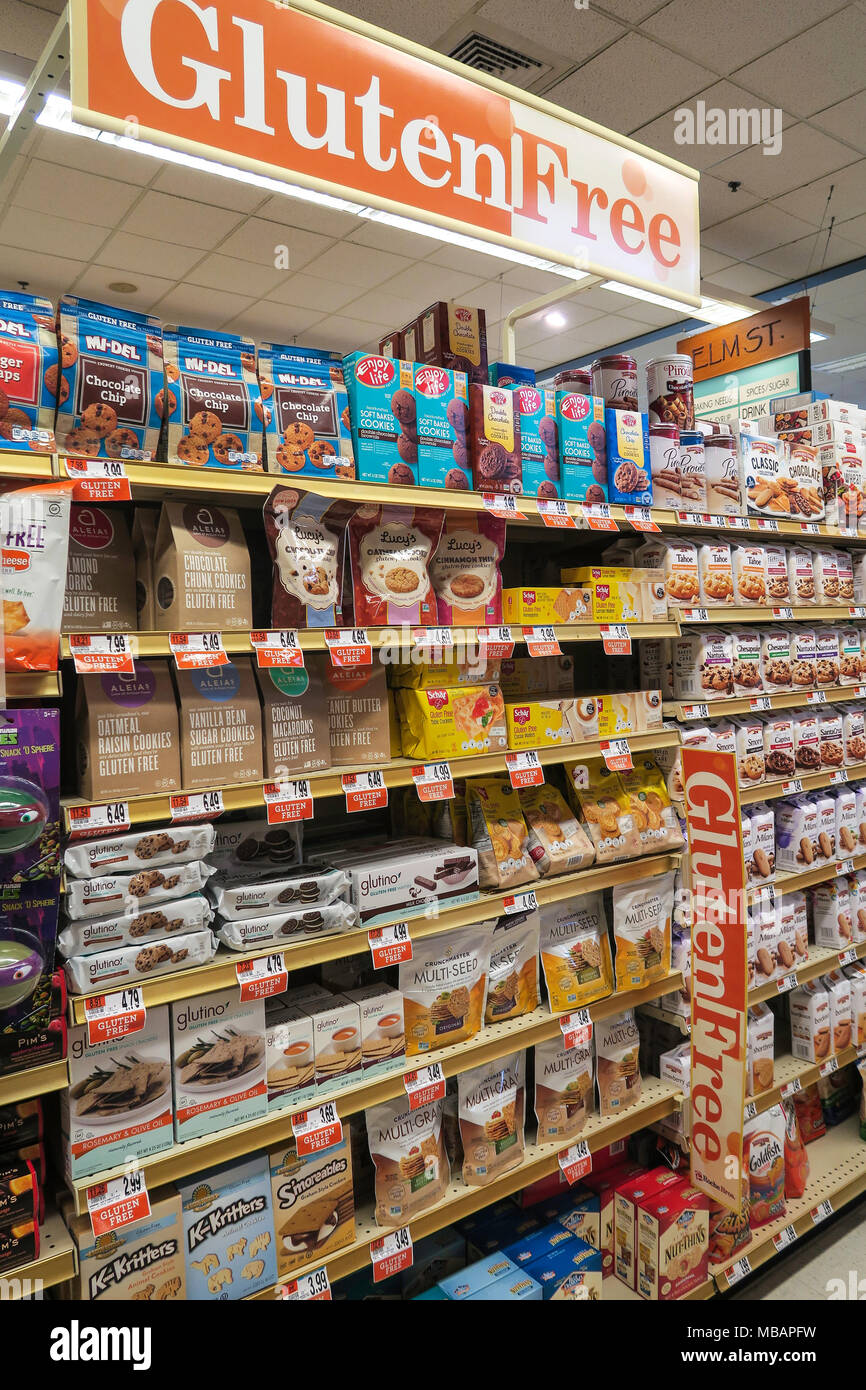 Roche Bros. Supermarkets in Massachusetts, USA Stock Photo - Alamy