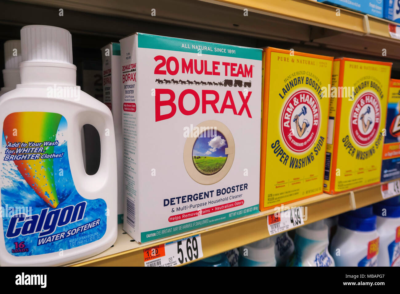 Roche bros supermarkets hi-res stock photography and images - Alamy