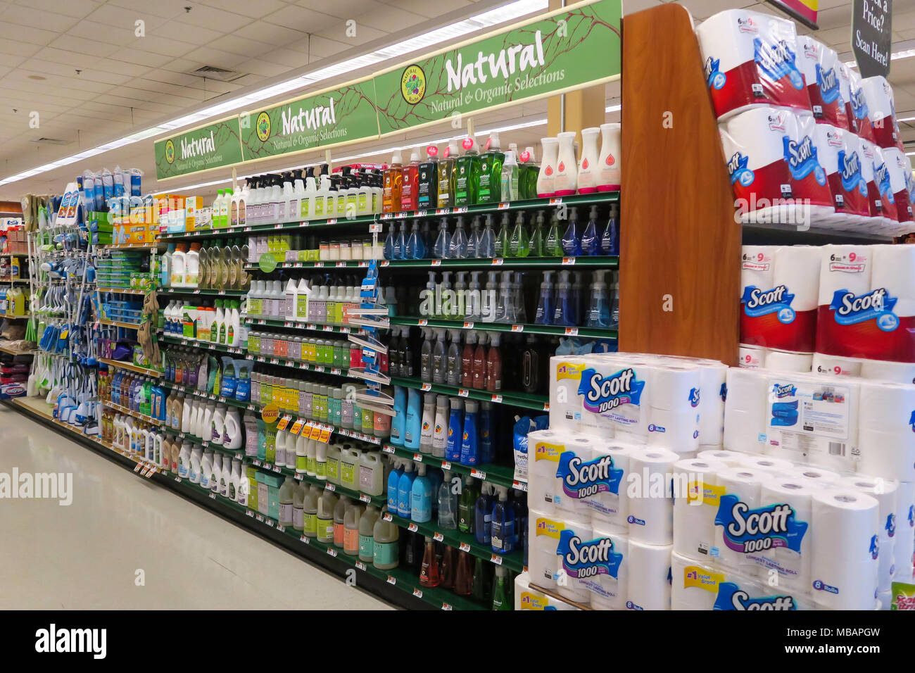 Roche bros supermarkets hi-res stock photography and images - Alamy