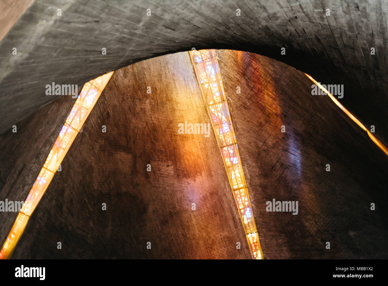 Hyperbolic paraboloid structure hi-res stock photography and images - Alamy