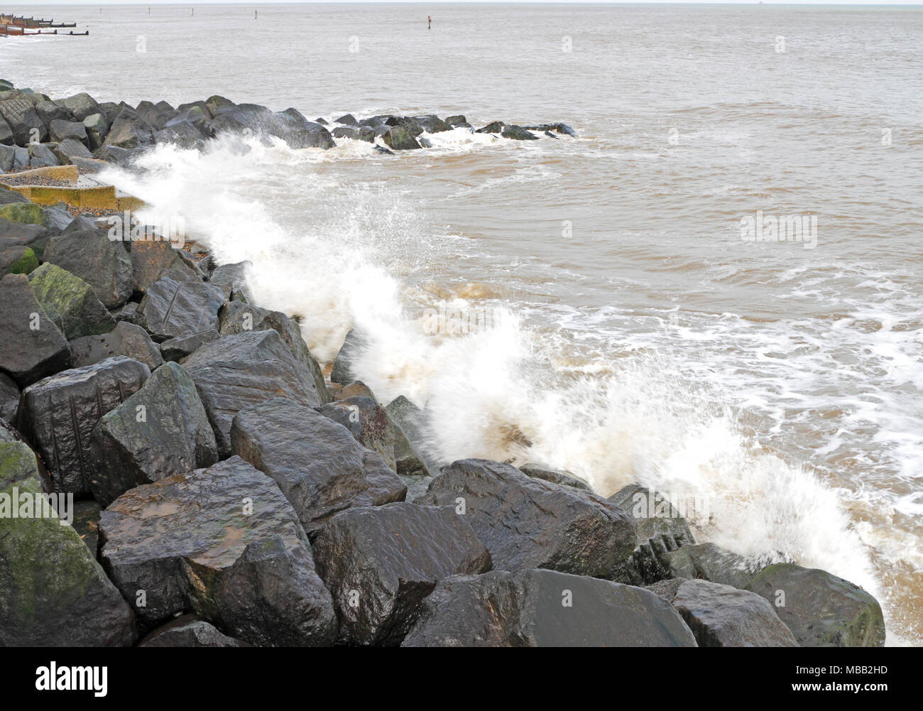Groynes on the beach sheringham hi-res stock photography and images - Alamy